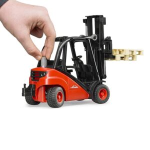 Bruder 02511 Linde H30D Forklift with 2 Pallets