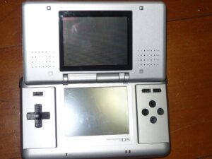 nintendo ds platinum silver [maker production end]