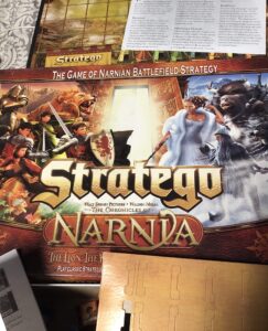 hasbro gaming stratego - chronicles of narnia