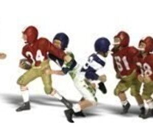 Youth Football Players HO Scale Woodland Scenics