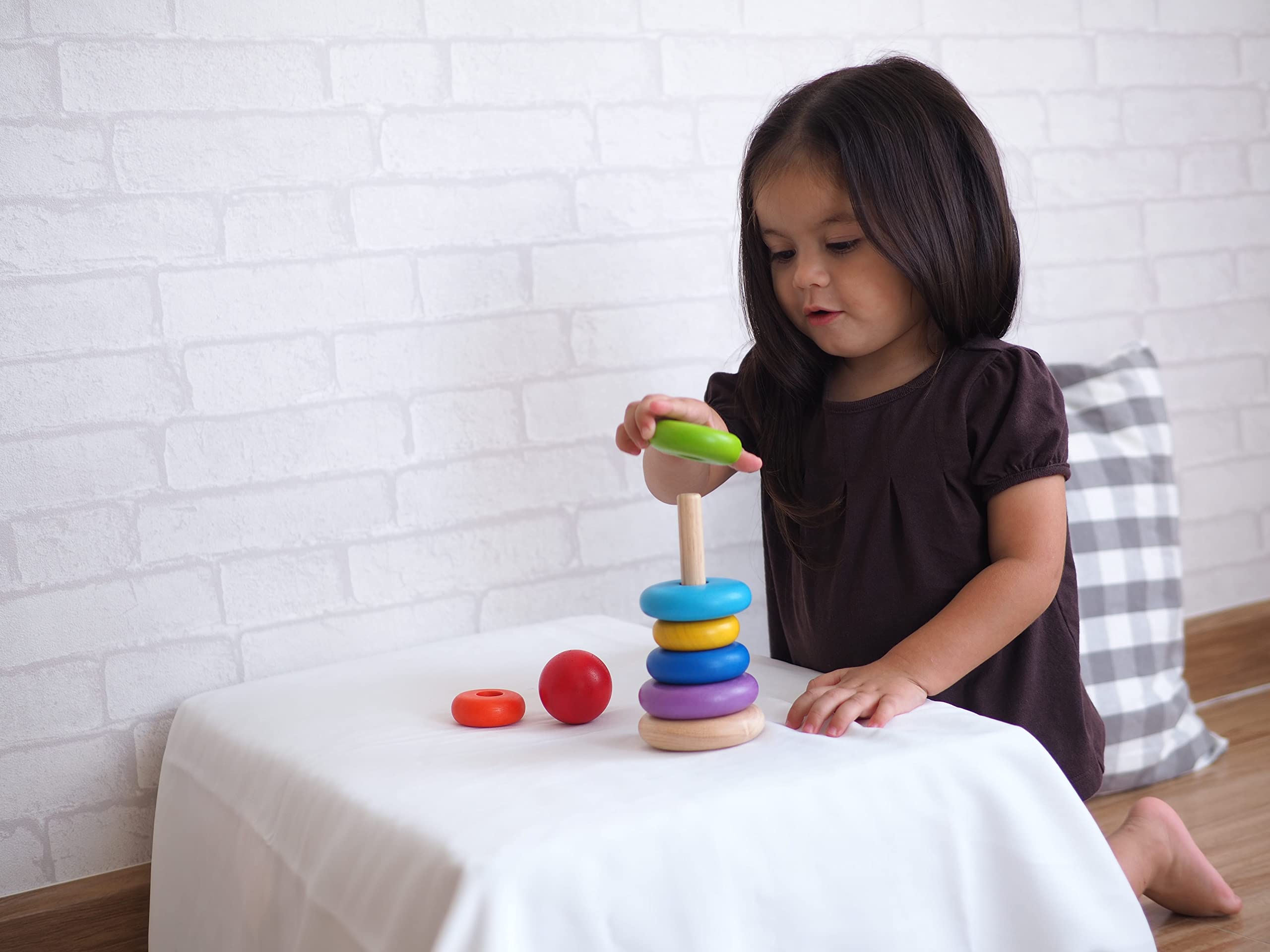 PlanToys Wooden 8 Piece Sorting and Stacking Ring Toy (5124) | Rainbow Color Collection |Sustainably Made from Rubberwood and Non-Toxic Paints and Dyes