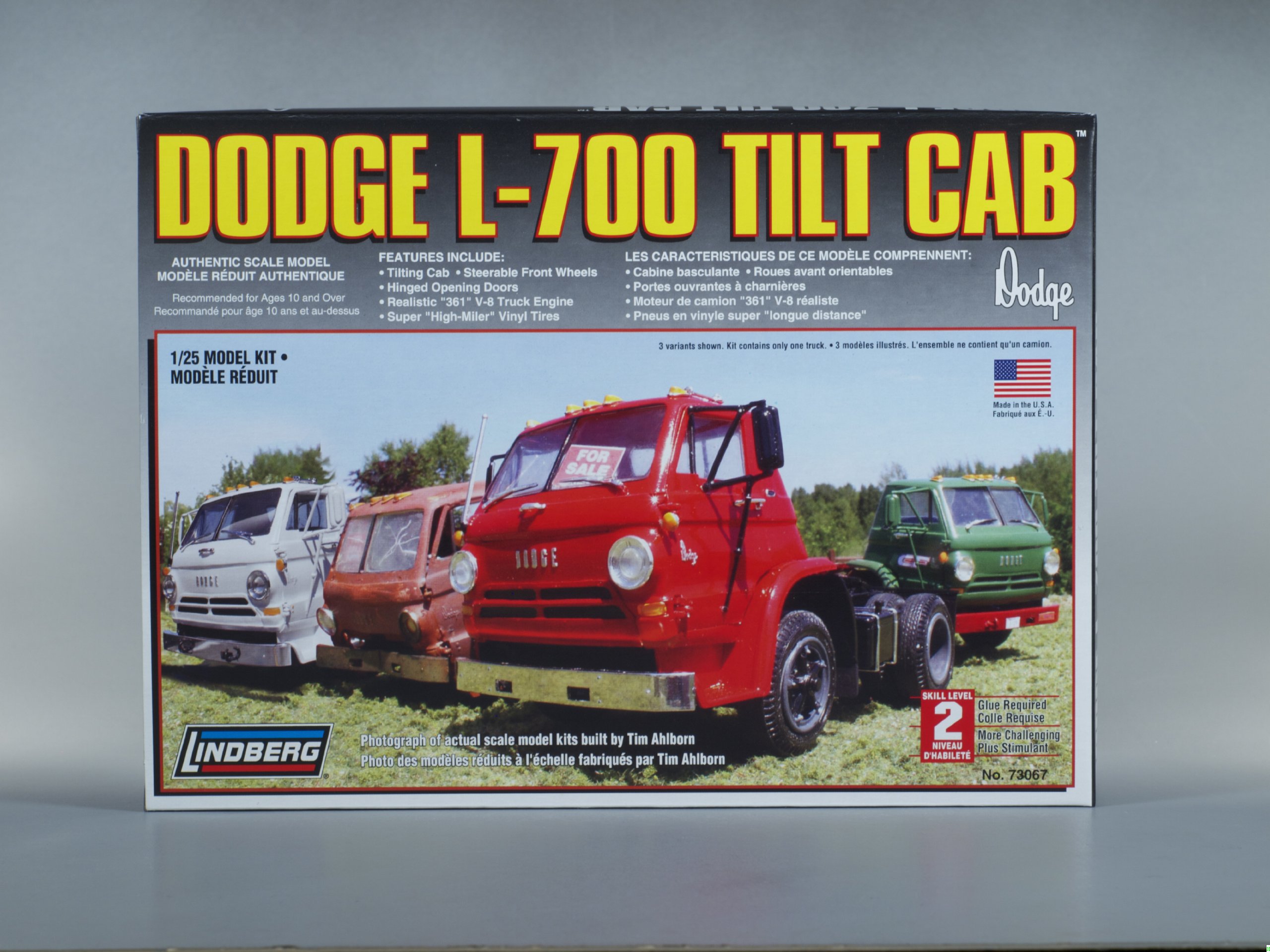 Lindberg 1:25 Scale 1969 Dodge L-700 Tilt Cab