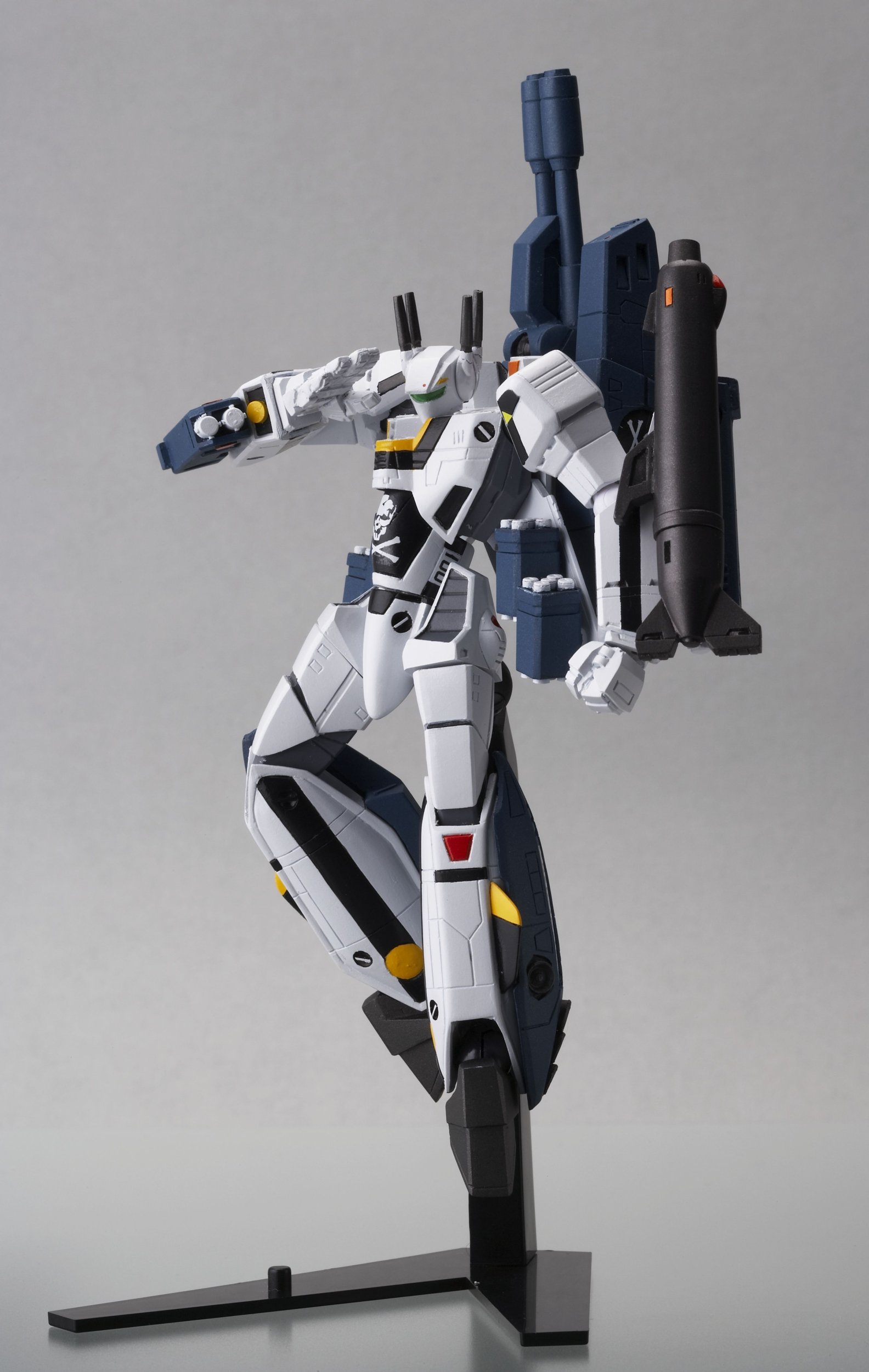 Revoltech: 036 Macross VF-1S Roy Focker Valkyrie Action Figure by Kaiyodo