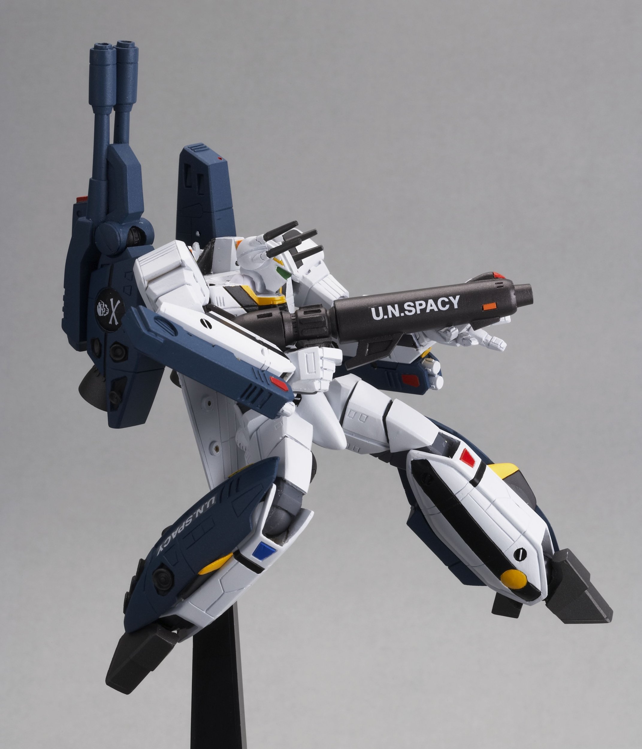 Revoltech: 036 Macross VF-1S Roy Focker Valkyrie Action Figure by Kaiyodo