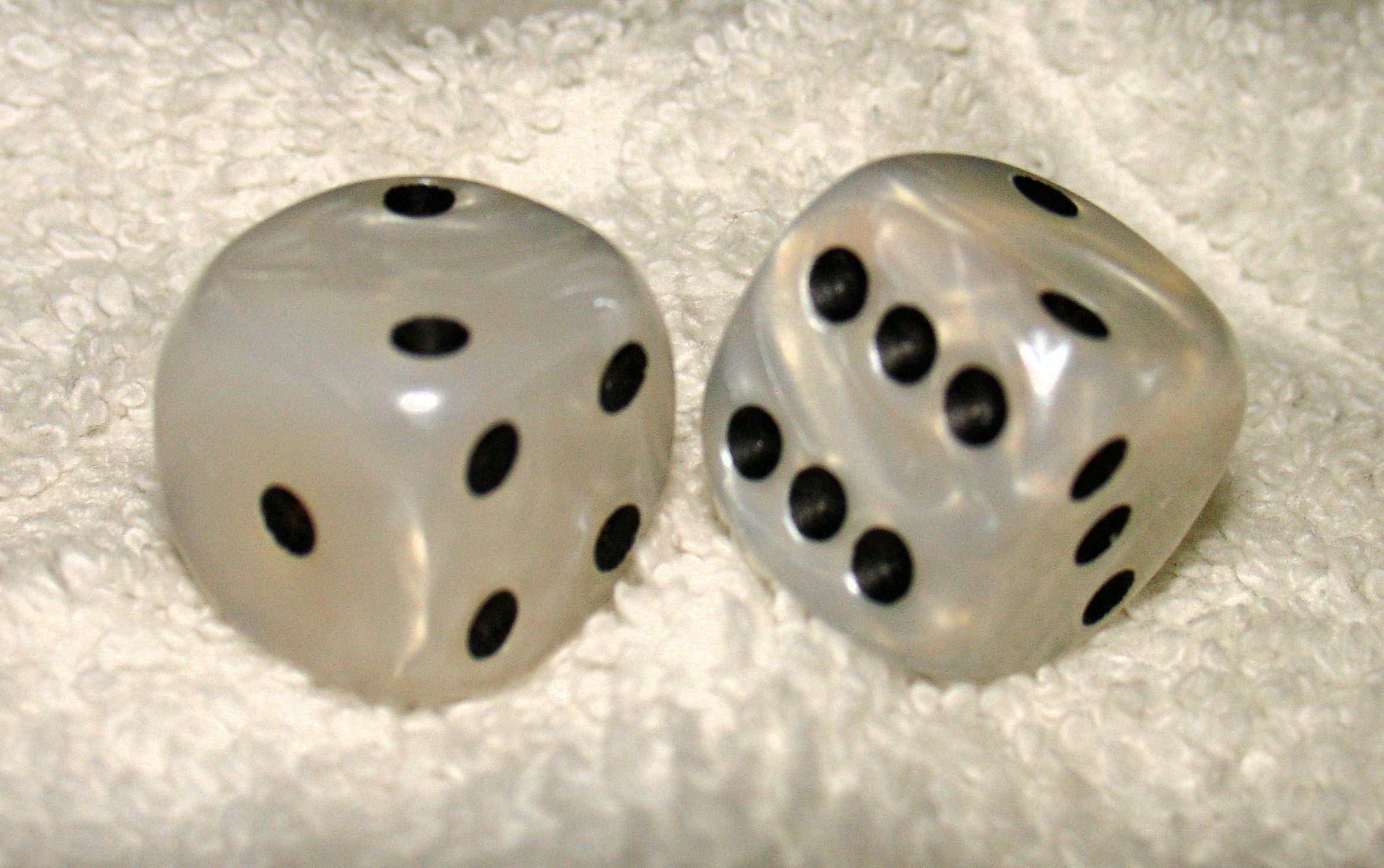 Pearl Swirled Dice Pair