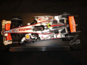 mclaren mercedes mp4-22 (lewis hamilton 1st gp win 2007) in silver (1:18 scale) diecast model car