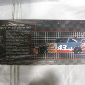 Richard Petty's STP Pontiac Grand Prix Model Car Kit 1990