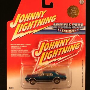 1968 MERCURY COUGAR GT-E MUSCLE CARS U.S.A. 2005 Johnny Lightning 1/64 Scale Die-Cast Vehicle & Collector Trading Card