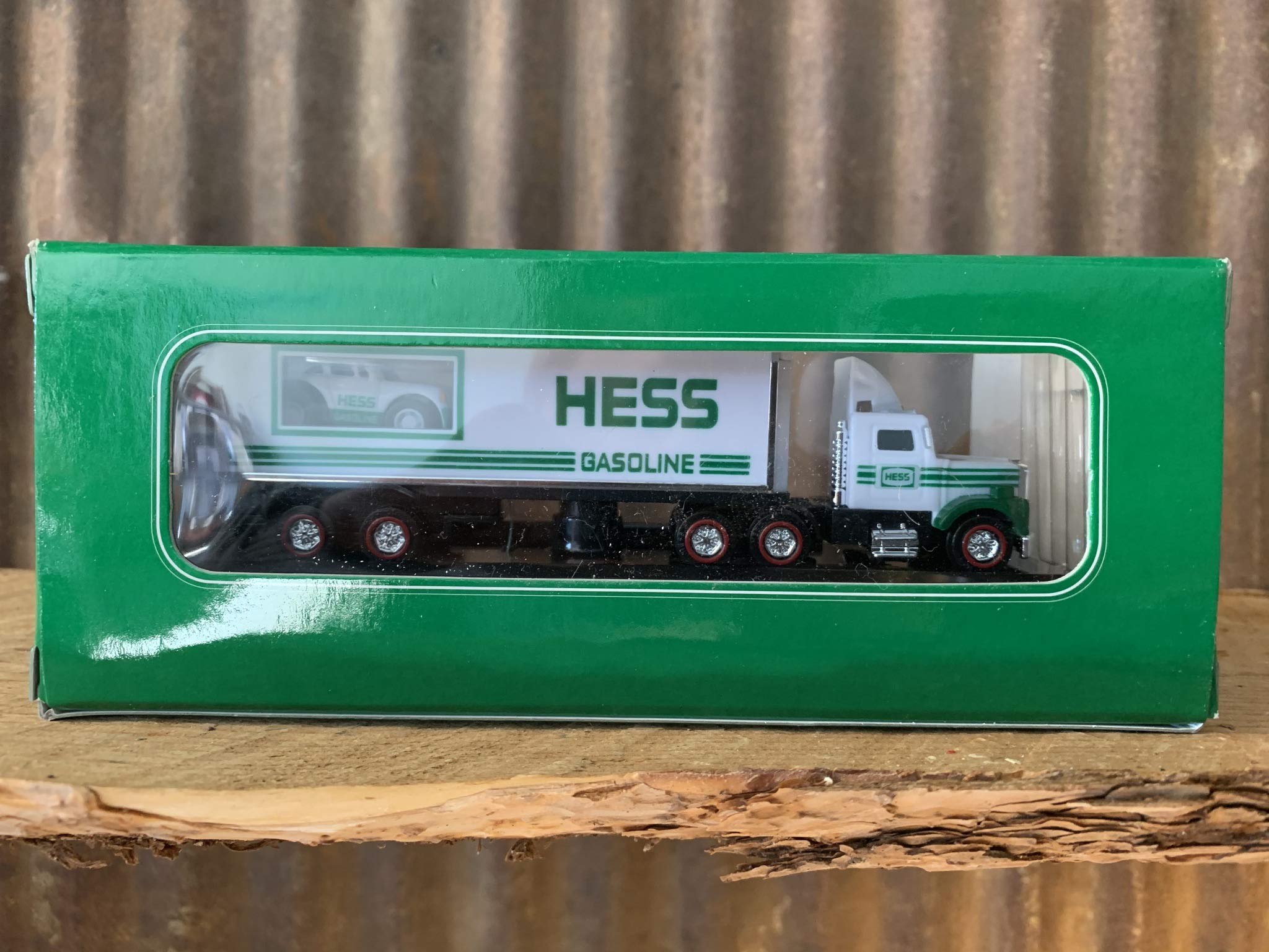 Hess Mini 18 Wheeler - 2006