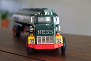 1984 hess oil tanker truck bank