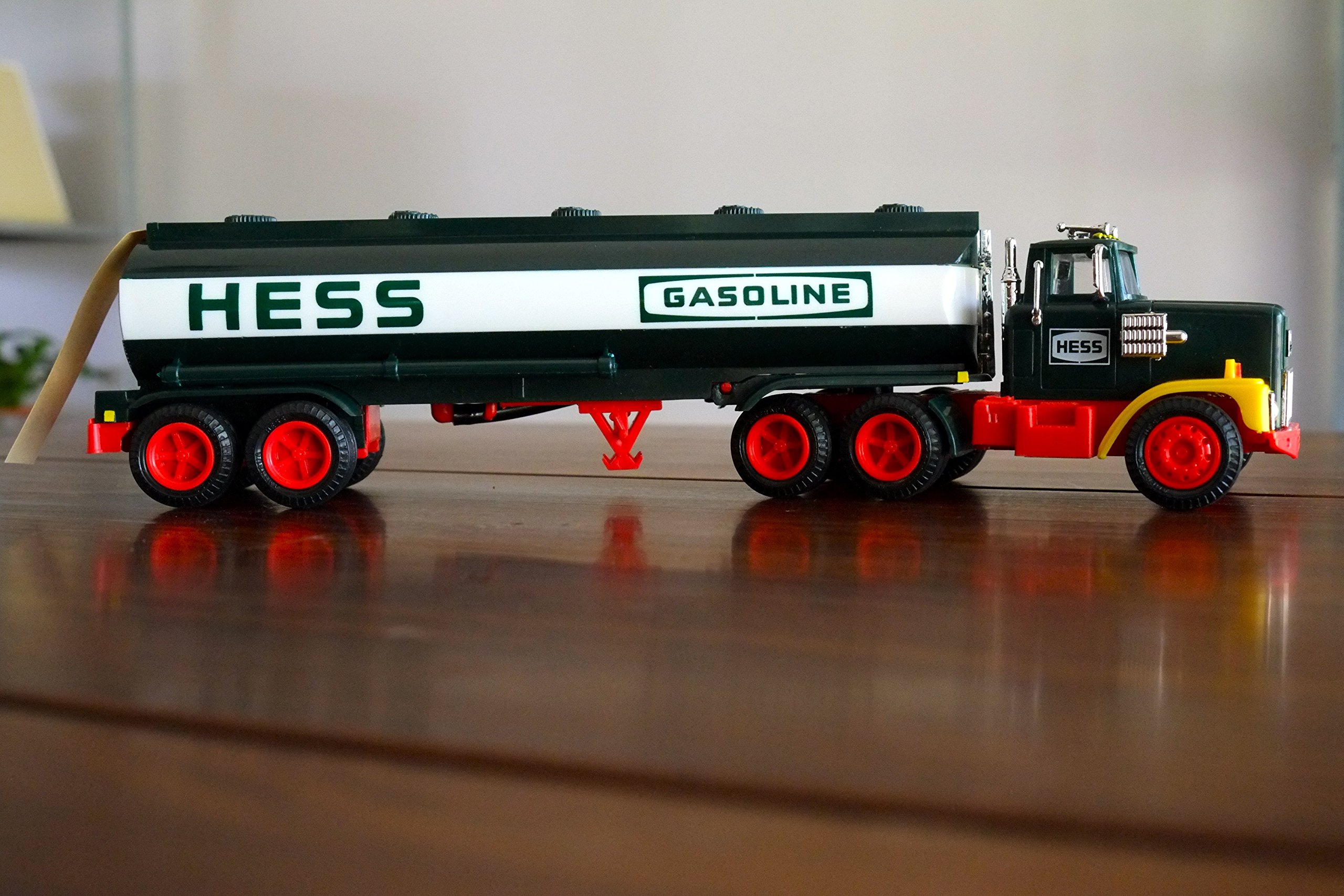 1984 Hess Oil Tanker Truck Bank