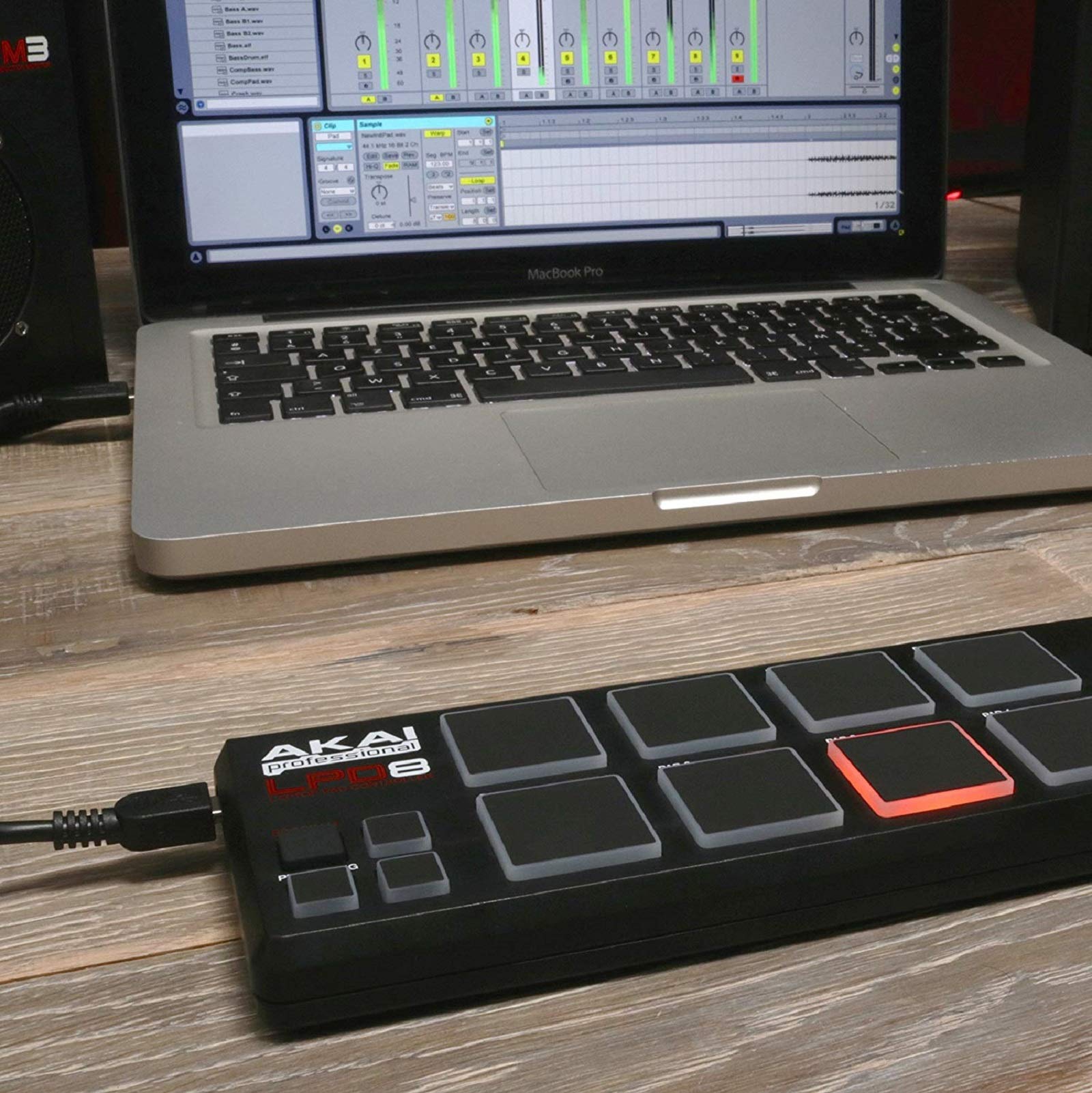 AKAI Professional LPD8 - USB MIDI Controller with 8 Velocity-Sensitive Drum Pads for Laptops (Mac & PC), Editing Software included