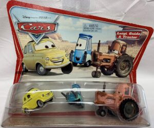 disney pixar cars luigi guido & tractor 1:55 scale die cast car on original desert background scene card