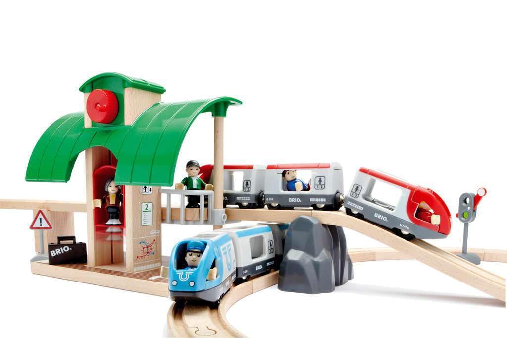 BRIO World - 33512 Travel Switching Set | Premium Wooden Train Toy Set with 42 Pieces & Accessories | Perfect for Children Ages 3 and Up | Compatible with All BRIO Railway Toys