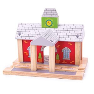 bigjigs rail wooden railway station - other major rail brands are compatible