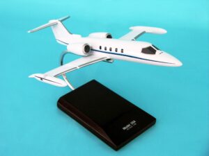 daron worldwide trading h0848 learjet 35a 1/48 aircraft