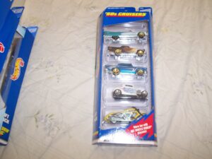 1998 - mattel - hot wheels - '50s cruisers - gift pack - eldorado / t-bird / 57 chevy / hot rod / motorcycle - oop - rare - collectible set