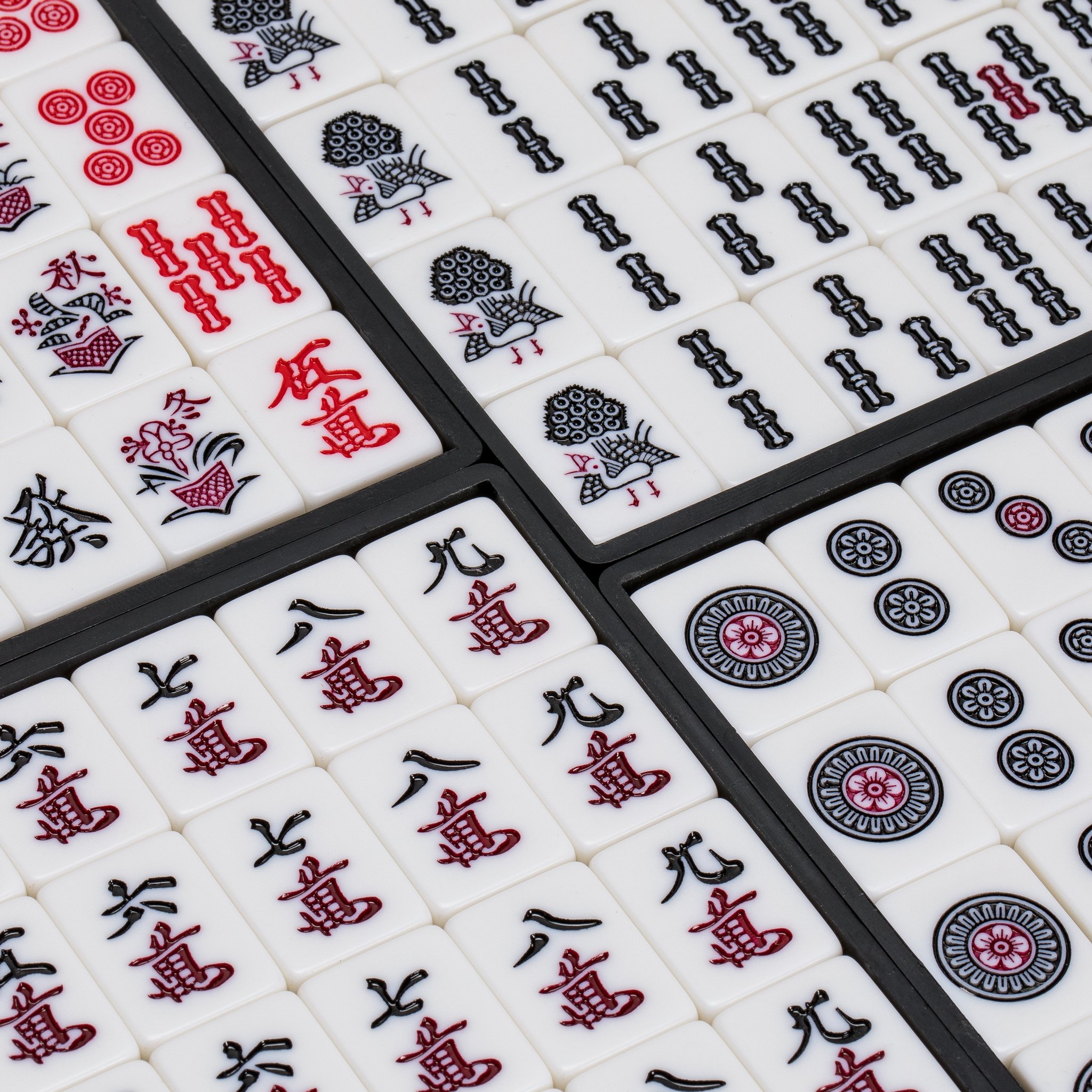 Yellow Mountain Imports Japanese Riichi Mahjong Set - White and Yellow Standard Size Tiles - with East Wind Tile and Black Vinyl Case