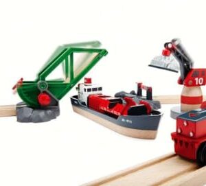 BRIO World - 33061 Cargo Harbor Set | 16-Piece Train Set with Accessories Wooden Tracks | Ideal Gift for Kids Aged 3+ | Certified Sustainable Materials