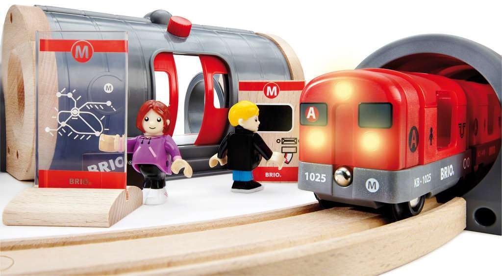 Brio - 33513 Metro Railway Set | Dynamic 20 Piece Wooden Train Set with Interactive Accessories | Perfect for Kids Ages 3 and Up | Fosters Creativity and Motor Skills