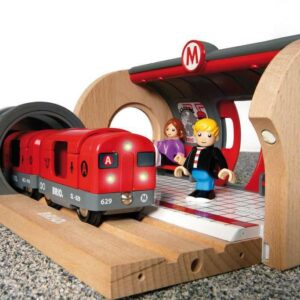 Brio - 33513 Metro Railway Set | Dynamic 20 Piece Wooden Train Set with Interactive Accessories | Perfect for Kids Ages 3 and Up | Fosters Creativity and Motor Skills