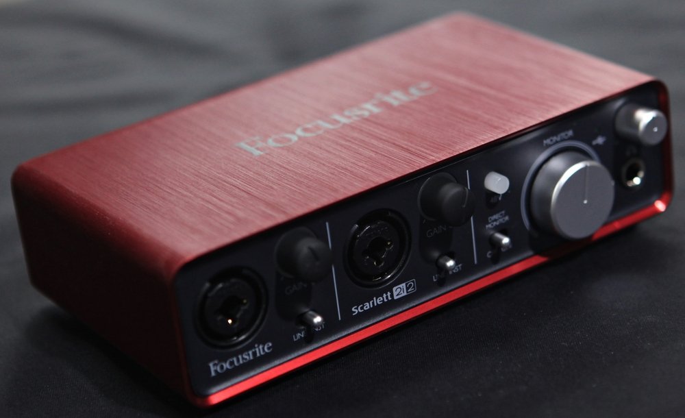 Focusrite Scarlett 2i2 (1st Gen) USB Recording Audio Interface