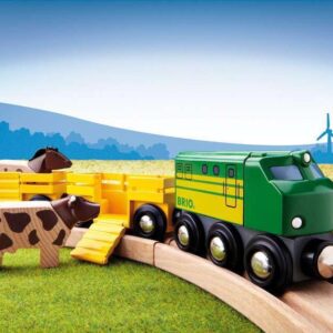 BRIO World 33404 - Farm Train | 5-Piece Wooden Toy Train Set for Kids | Ideal for Ages 3 & Up | Certified Sustainable Materials