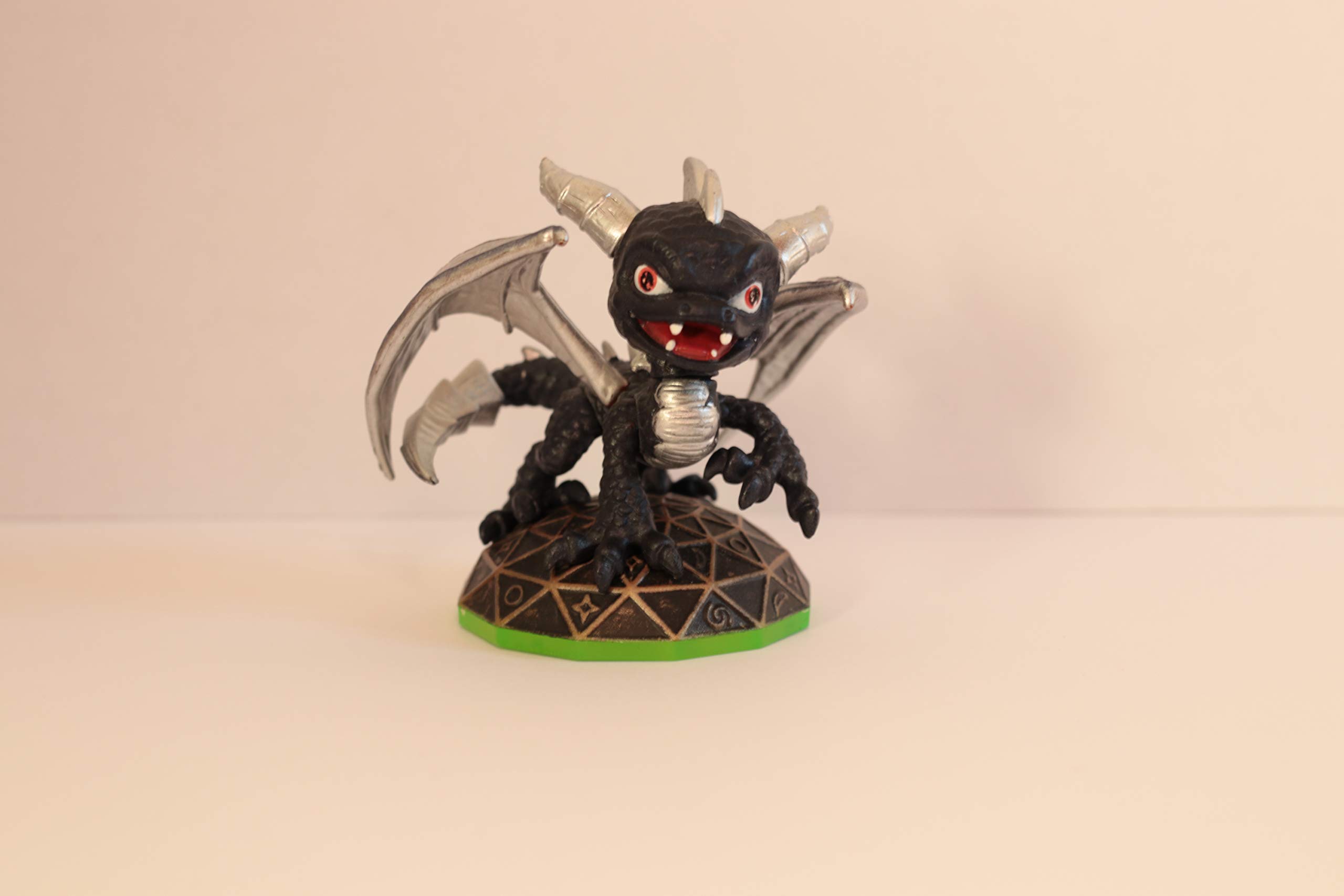 Skylanders Spyros Adventure LOOSE Mini Figure DARK Spyro SILVER Wings Includes Card Online Code