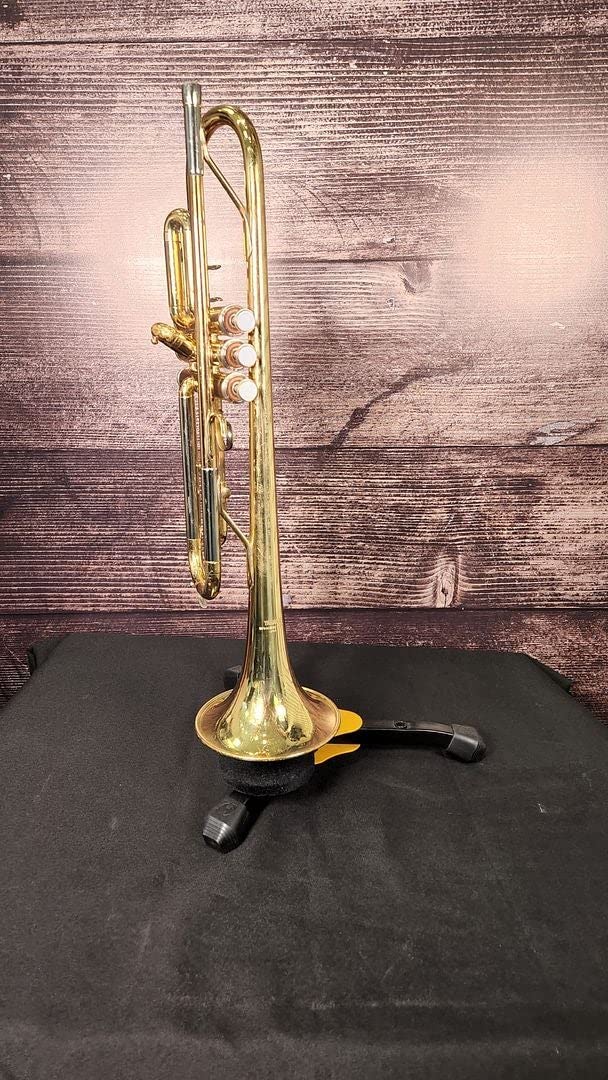 Yamaha YTR-2330 Student Bb Trumpet - Gold Lacquer