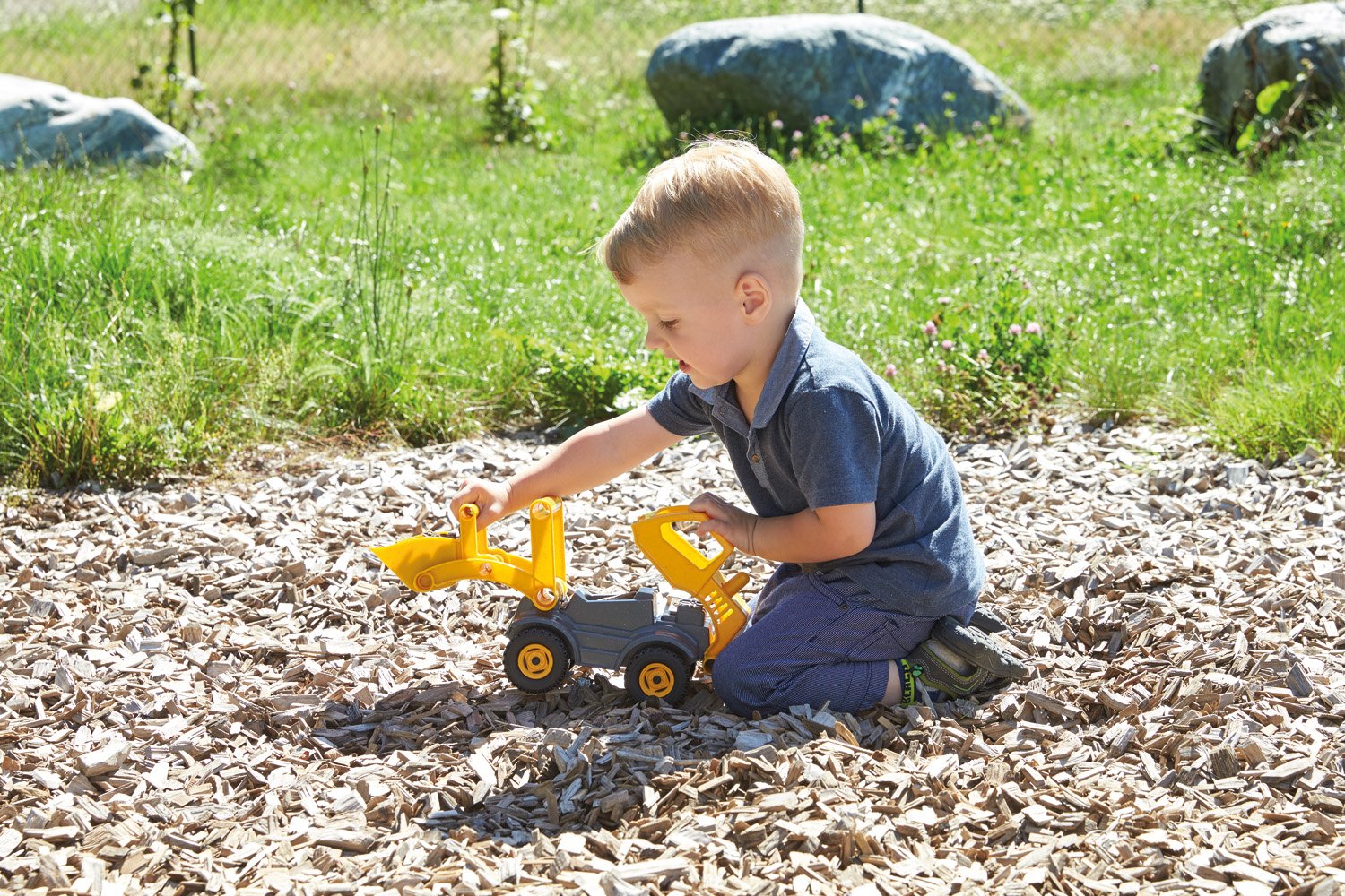 LENA® Eco Active Bulldozer Toy for Kids, Easy Grab Handle and Flip Open Cab, Super Sturdy Construction for Real Action (Digging In The Dirt Or Sandbox)