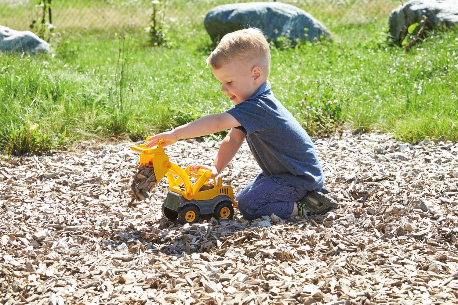 LENA® Eco Active Bulldozer Toy for Kids, Easy Grab Handle and Flip Open Cab, Super Sturdy Construction for Real Action (Digging In The Dirt Or Sandbox)