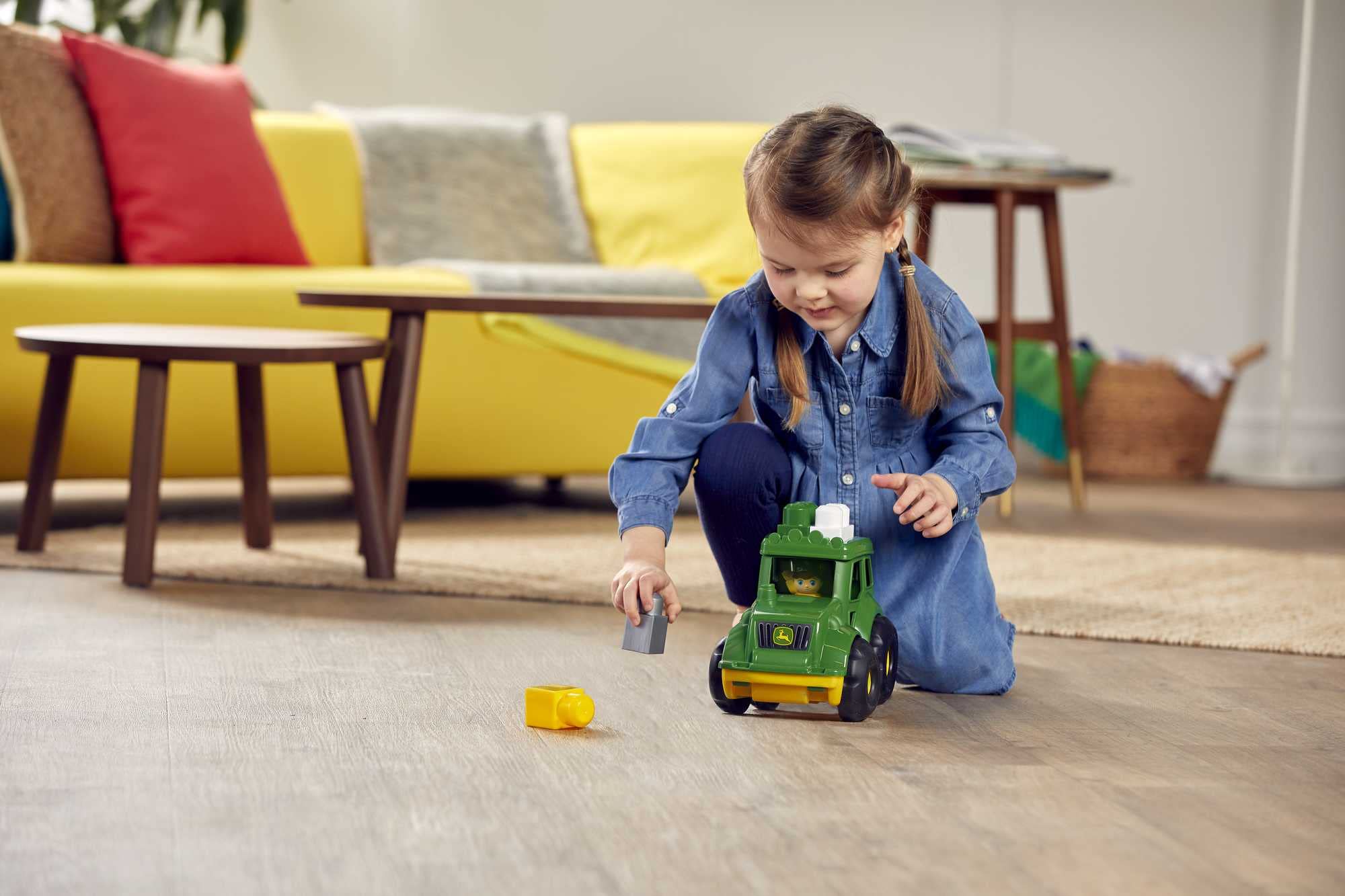 MEGA BLOKS John Deere Toddler Building Blocks Toy Set, Lil’ Tractor with 6 Pieces and Storage, 1 Figure, Green , Ages 1+ Years