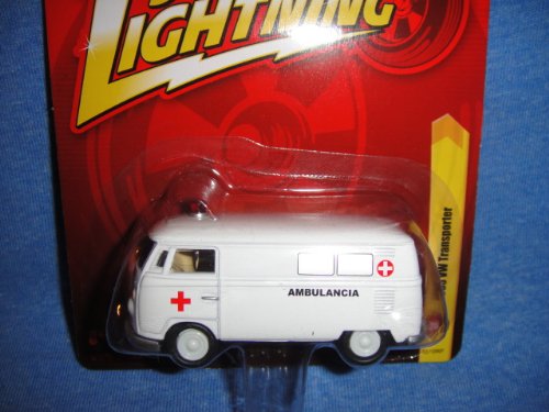 JOHNNY LIGHTNING 1:64 SCALE R20 1965 VW TRANSPORTER AMBULANCE