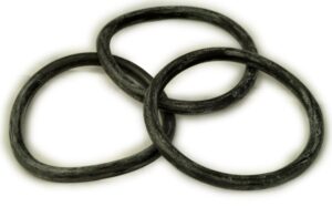 hoover convertible upright vacuum cleaner belts, fits: all hoover uprights where the belt rides in the center of brushroll, 3 belts in pack