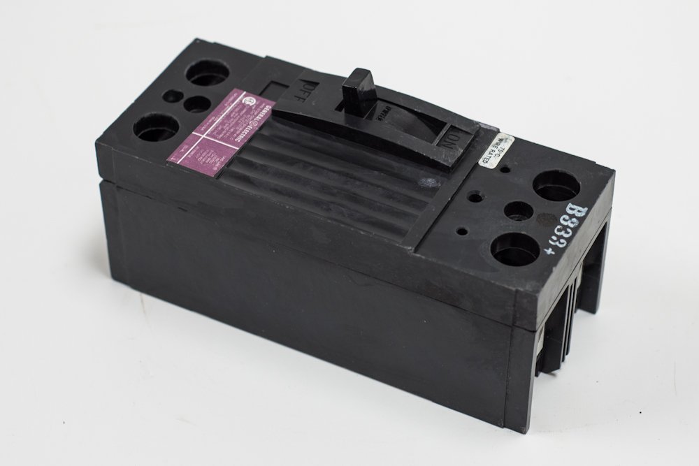 NEW General Electric TQD22200 Circuit Breaker