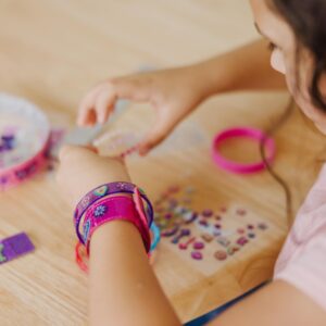 Melissa & Doug Design-Your-Own Bracelets With 100+ Sparkle Gem and Glitter Stickers - Kids Snap Bracelets, Jewelry Crafts For Kids Ages 4+