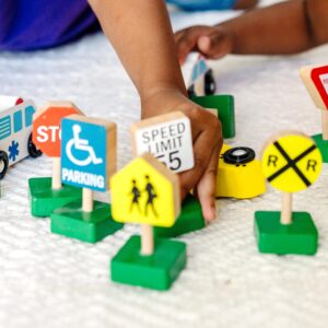 Melissa & Doug Wooden Vehicles and Traffic Signs With 6 Cars and 9 Signs