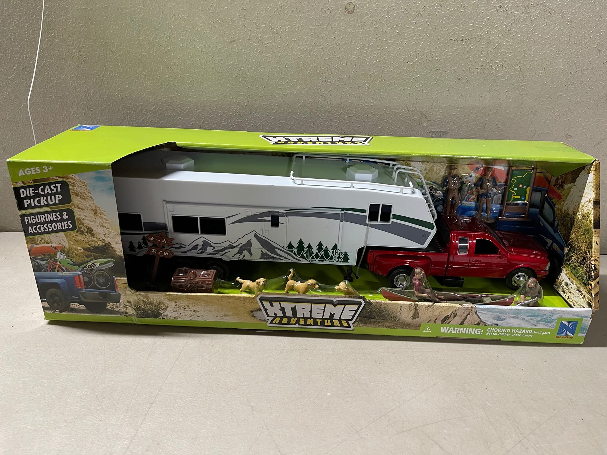 Camping Adventure 1:32 Ford Fifth Wheel Camping Set Truck Trailer Diecast and Accessories