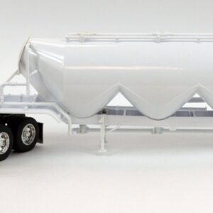 New-Ray Toys 1:32 Scale Peterbilt 379 with Pneumatic Trailer