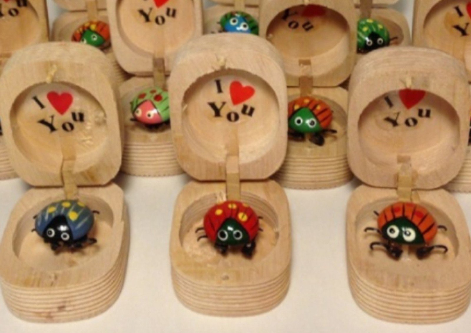 LOT OF 3- TOY WIGGILY LADYBUG LOVEBUG I LOVE YOU IN WOODEN BOX BOBBLE FEET