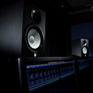 YAMAHA HS7 7-Inch Powered Studio Monitor Pair