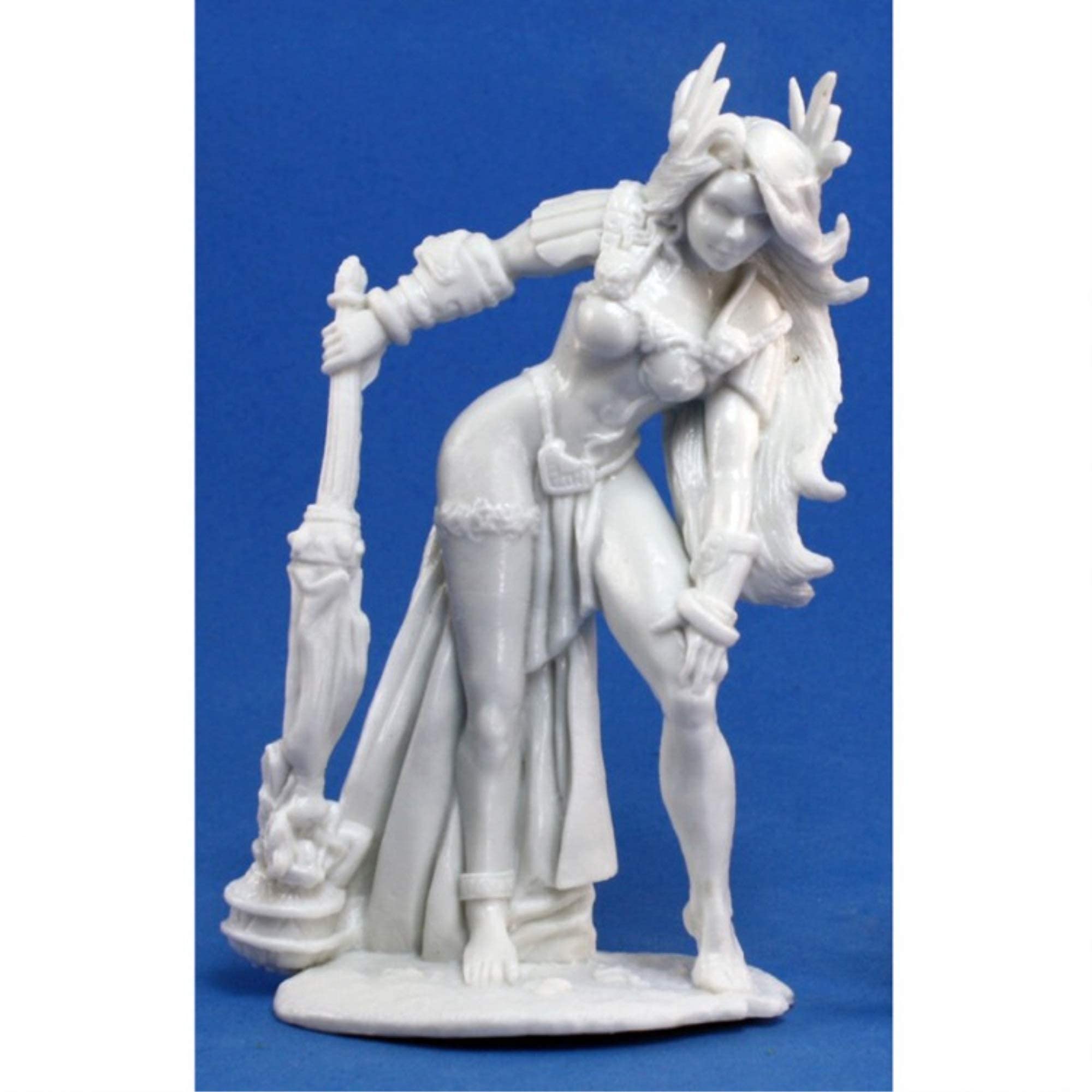 REAPER Yephima Female Cloud Giant (1) Miniature