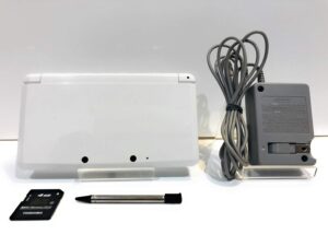 nintendo 3ds pure white (japanese imported version - only plays japanese version games)