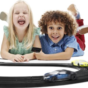 Scalextric Micro Hyper-Cars Race Slot Car Set (1: 64 Scale)