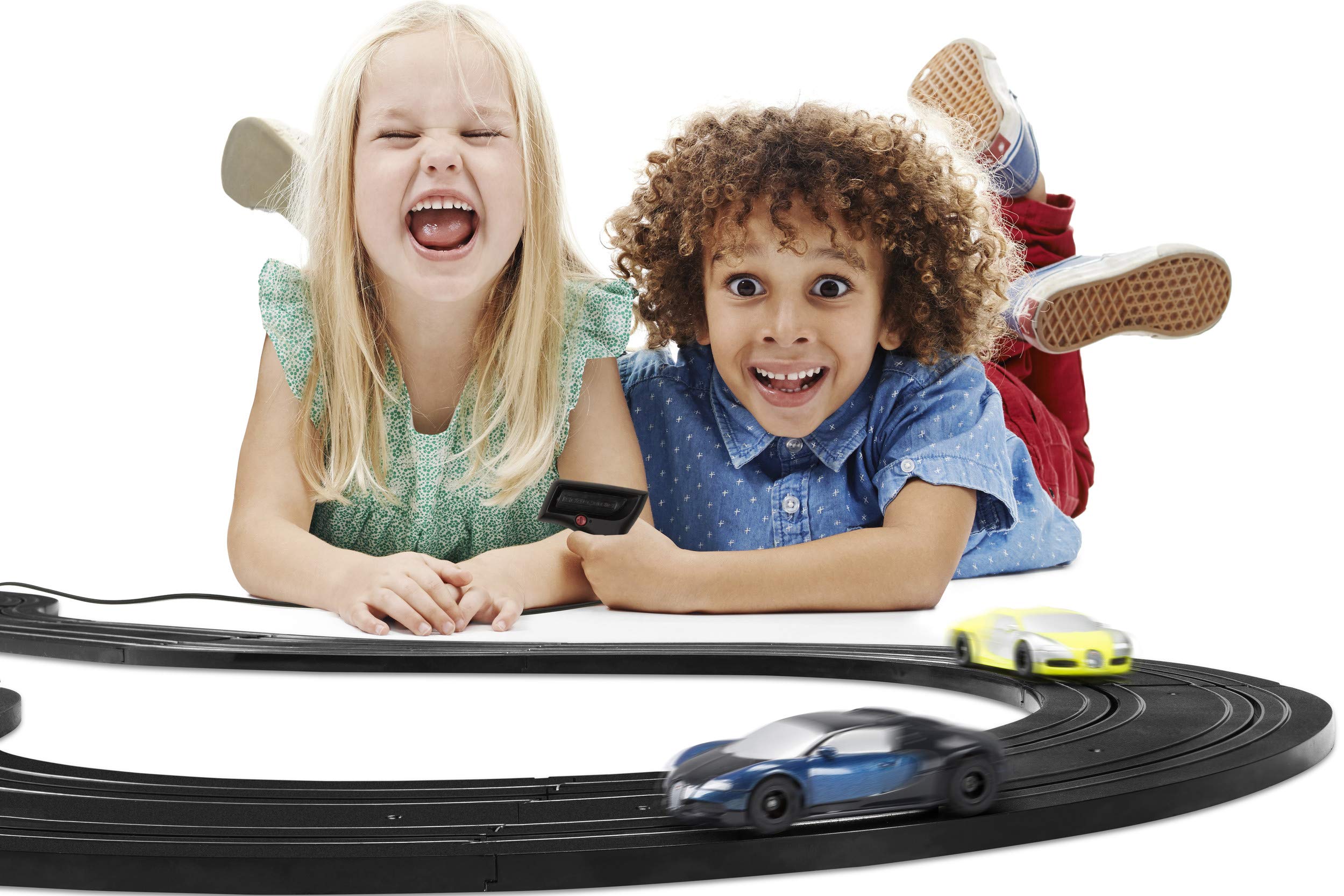 Scalextric Micro Hyper-Cars Race Slot Car Set (1: 64 Scale)