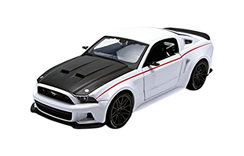 Maisto 2014 Ford Mustang Street Racer White 1/24 Model Car