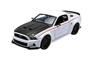 maisto 2014 ford mustang street racer white 1/24 model car