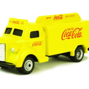 Motor city classics | Coca-Cola 1947 Bottle Truck (Yellow) | 1:87 Scale Model Diecast Collectible | 439954