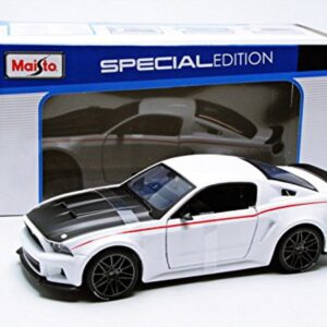 Maisto 2014 Ford Mustang Street Racer White 1/24 Model Car