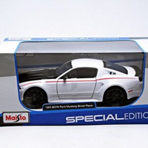 Maisto 2014 Ford Mustang Street Racer White 1/24 Model Car